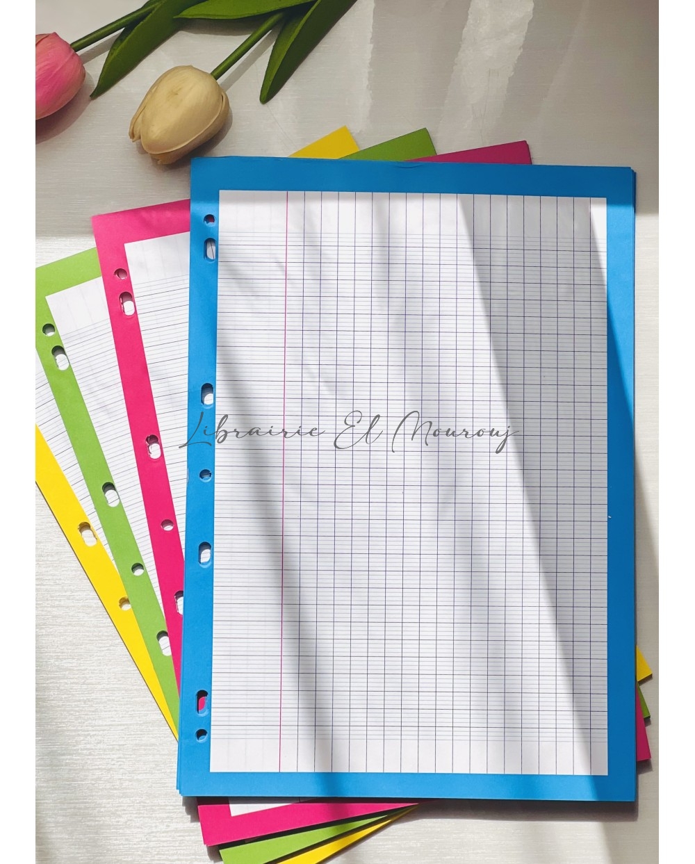 Feuille de classeur avec cadre – Écriture nette et soignée